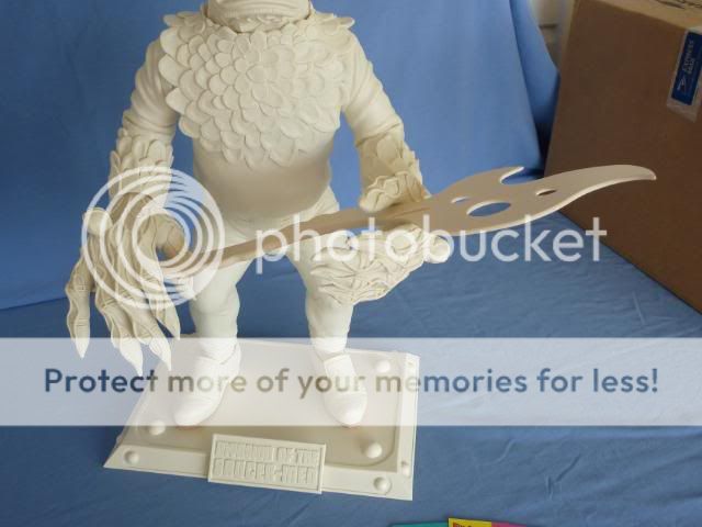 OOB Review - Some Cool Pics of Earthbound's 2 FT tall Saucer-MEN